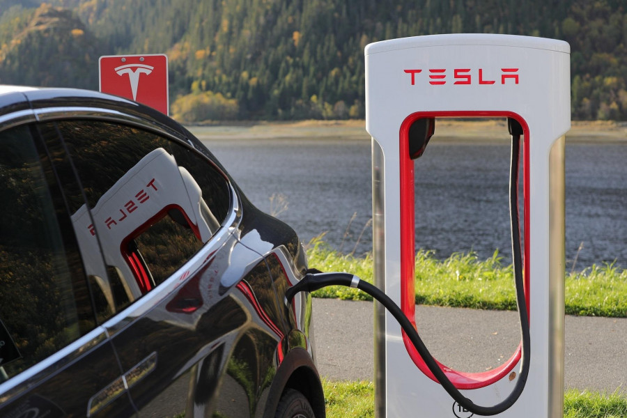 Elon Musk muddied with Tesla as sales slump & boycotts escalates ...